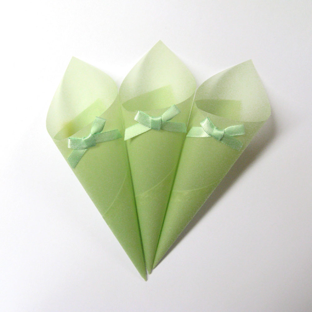 Green Confetti Cones for your real flower petal wedding confetti