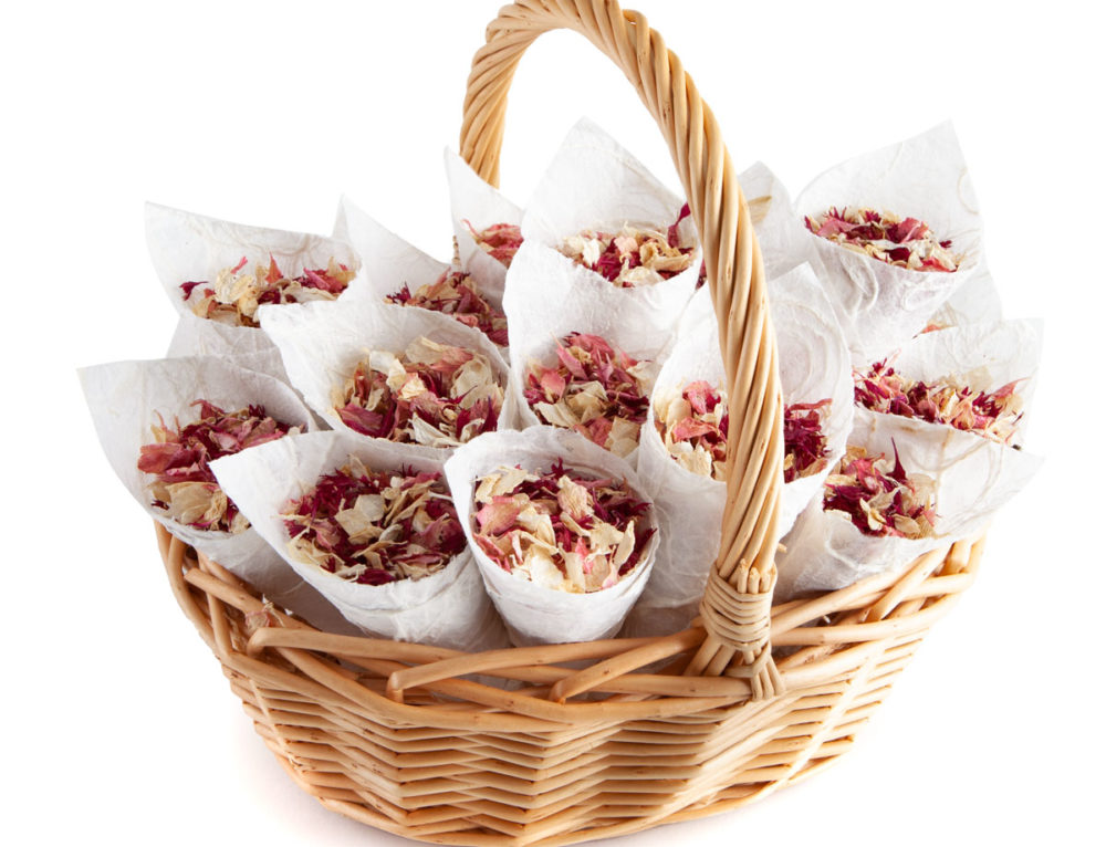 Wedding Confetti - The Ultimate Guide: How to Make It Special!