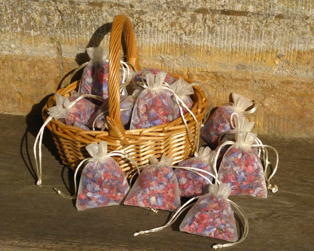 Packaging Options for your flower petal confetti moment