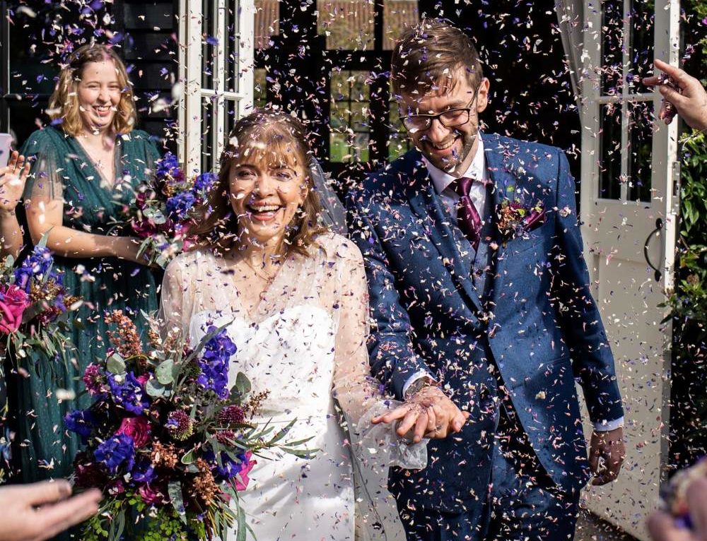 Get Your Perfect Confetti Photo: The Ultimate Guide